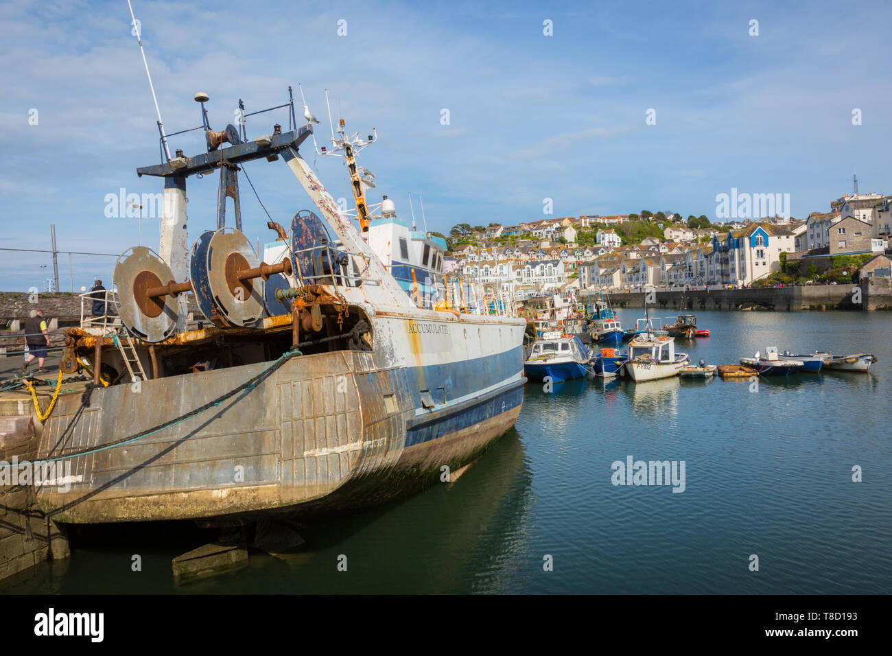 Old abandoned boat in harbour hi-res stock photography and images - Alamy