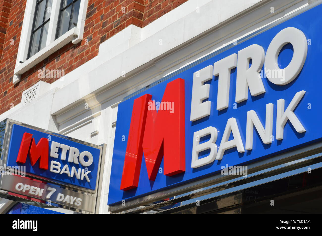 Metro Bank Logo Stock Photos & Metro Bank Logo Stock Images - Alamy