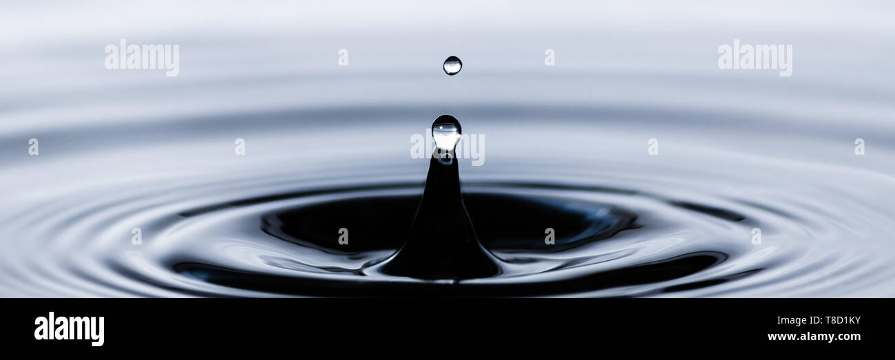 Water Splash, Macro abstract water background. Splashing water droplet ...