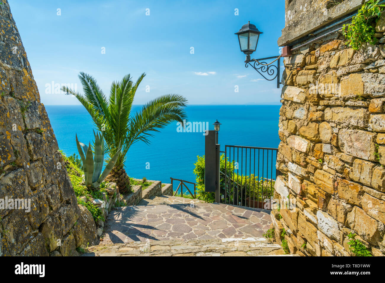 Castellabate hi-res stock photography and images - Alamy