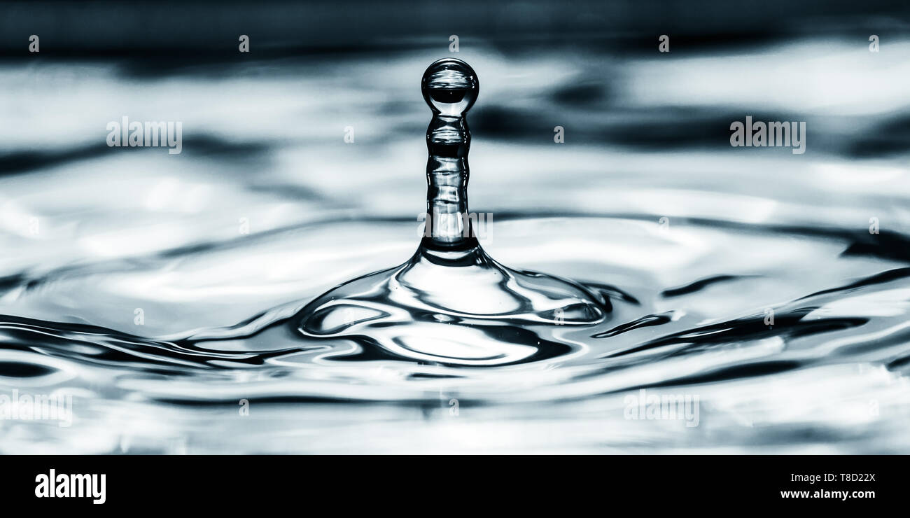 Water Splash, Macro abstract water background. Splashing water droplet ...