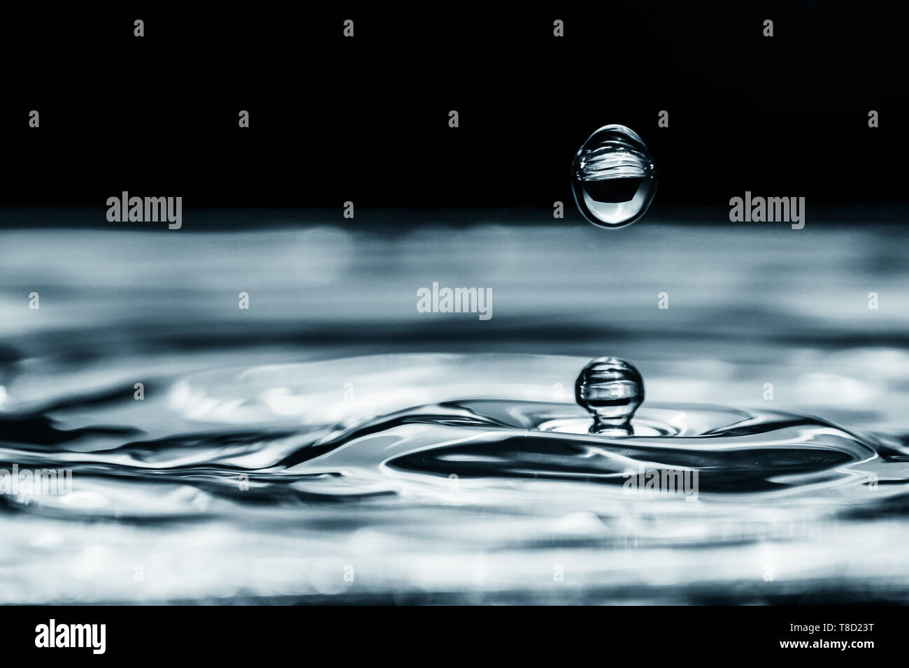 Water Splash, Macro abstract water background. Splashing water droplet ...