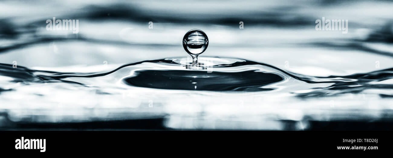Water Splash, Macro abstract water background. Splashing water droplet ...