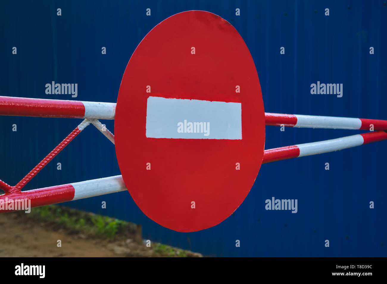 Barrier road signs hi-res stock photography and images - Alamy