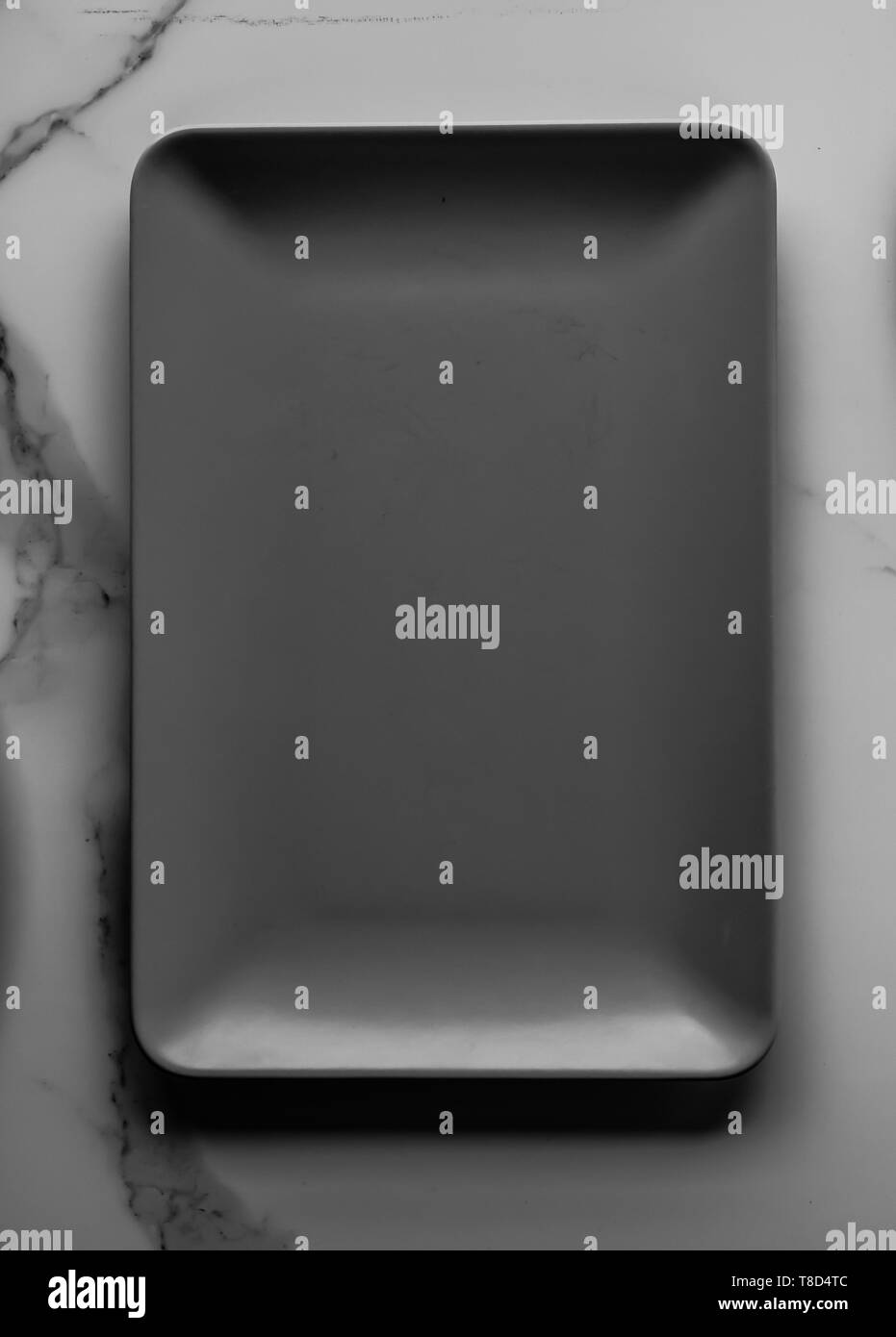 Black empty plate on marble, flatlay - stylish tableware, table decor ...