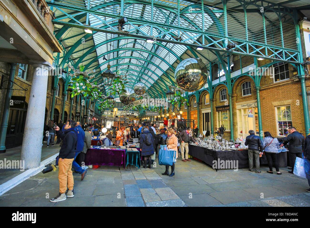 United Kingdom, London, Covent Garden district, the former fruit and ...