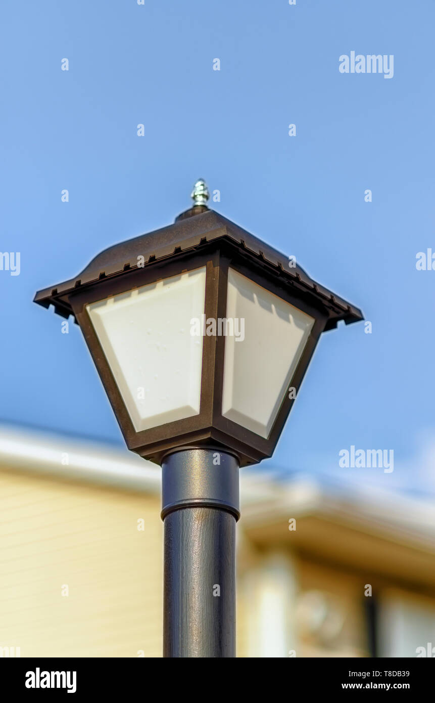 Streetlamp hi-res stock photography and images - Alamy