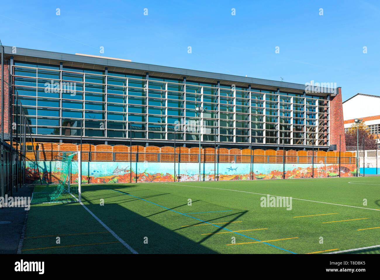 France, Hauts de Seine, Clichy, Gerard Durand Swimming Pool, Sports ...