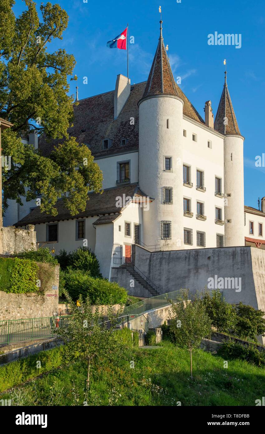 Switzerland, Canton of Vaud, the city of Nyon, the castle seen gardens ...