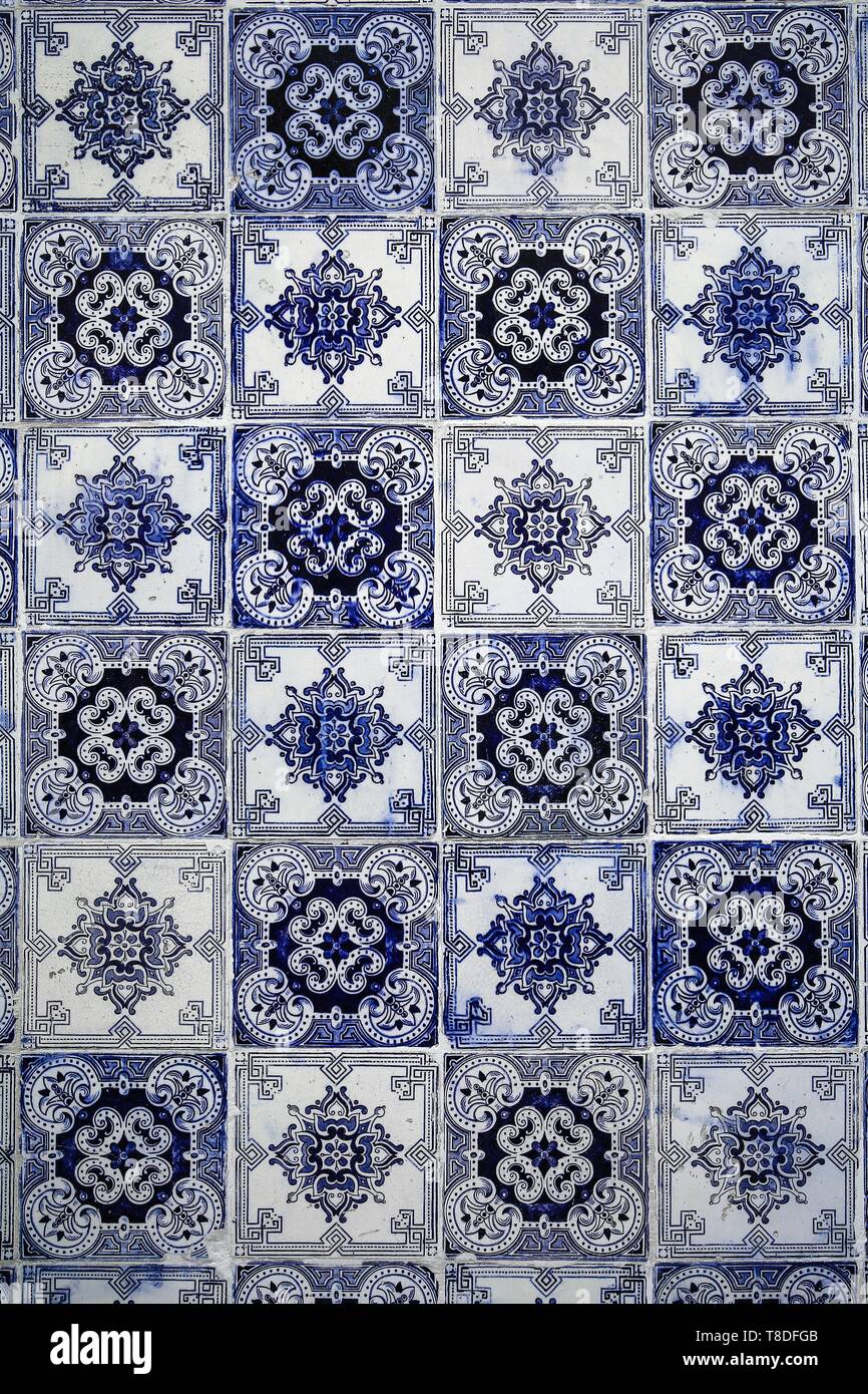 Portugal, Lisbon, Graþa district wall, covered with famous azulejos ...