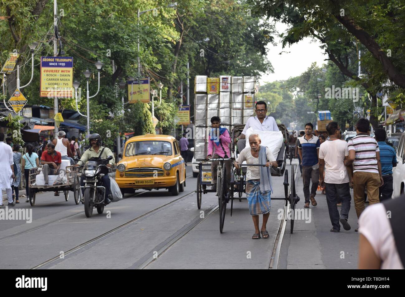 College street kolkata hi-res stock photography and images - Alamy