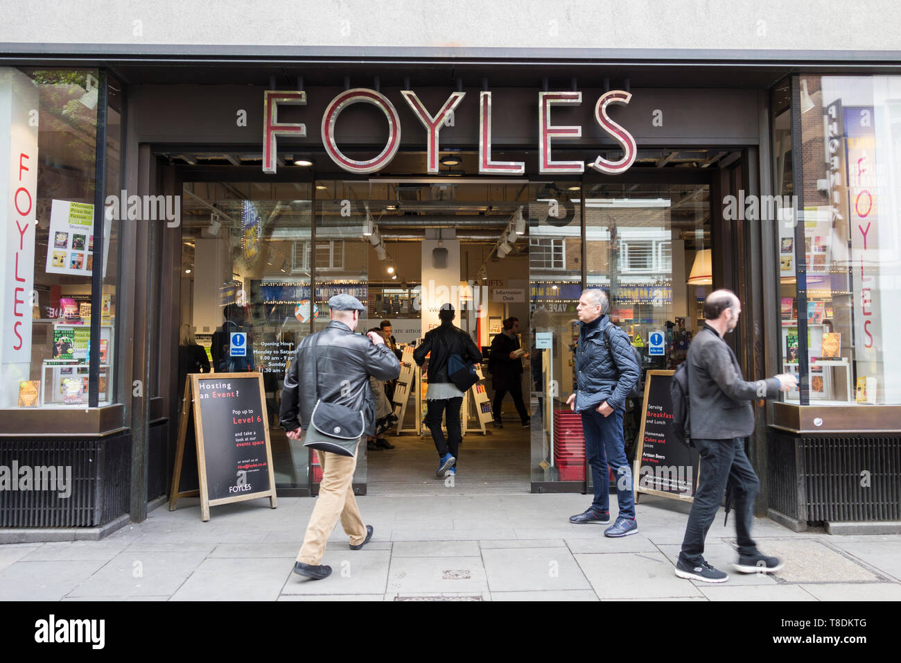 Customers entering Foyles bookshop on Charing Cross Road, London ...