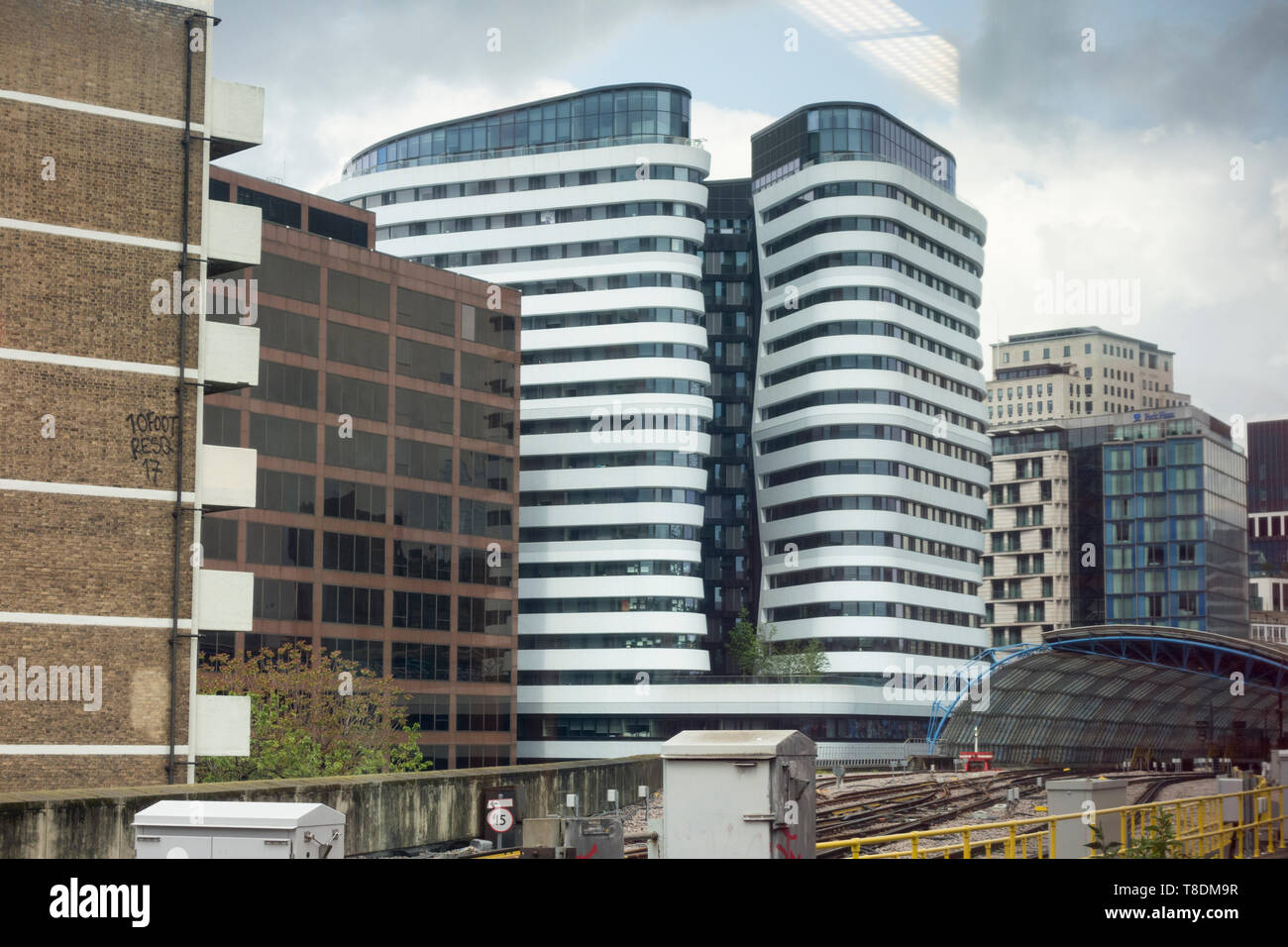 Waterloo station approach hi-res stock photography and images - Alamy