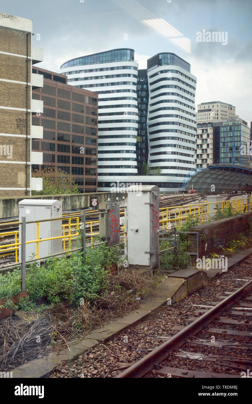 Waterloo station approach hi-res stock photography and images - Alamy