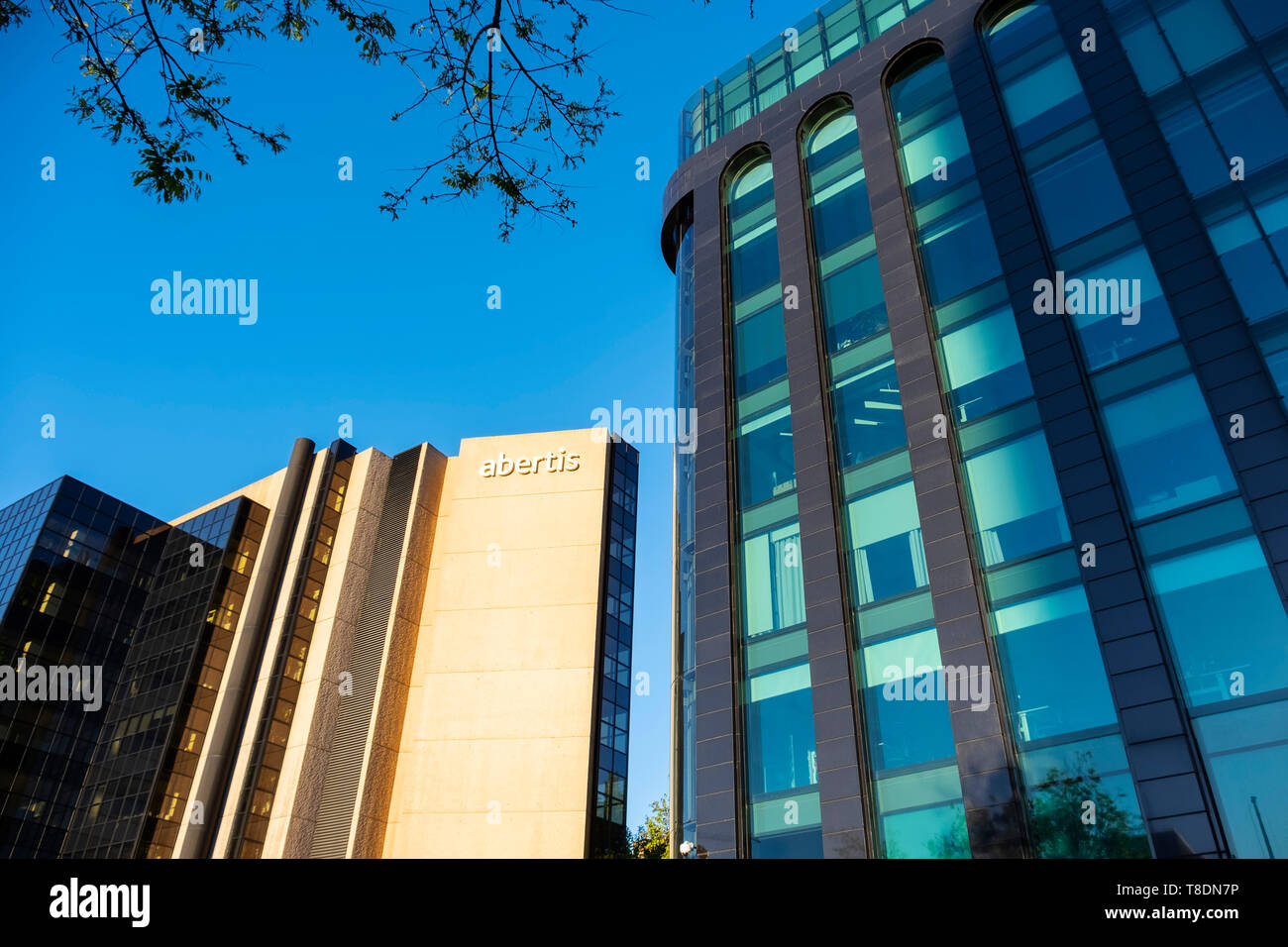 Office building madrid hi-res stock photography and images - Alamy