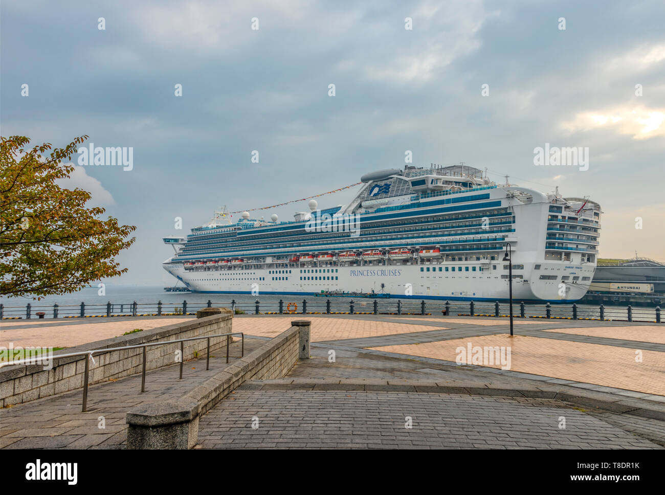 Diamond princess hi-res stock photography and images - Alamy
