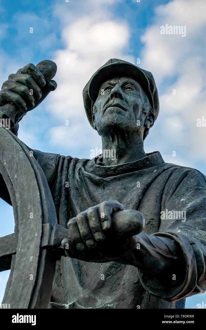 Man and Boy Bronze Statue King's Quay ,Brixham Harbour,Torbay,Devon ...