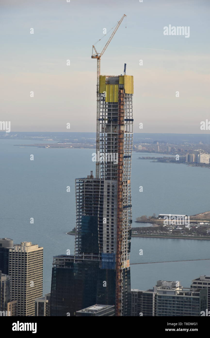Vista Tower, the third tallest tower in Chicago, under construction ...
