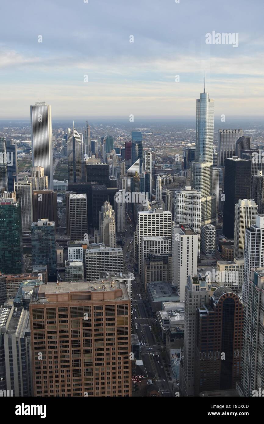 View of the Chicago skyline seen from the 360 Chicago observation deck ...