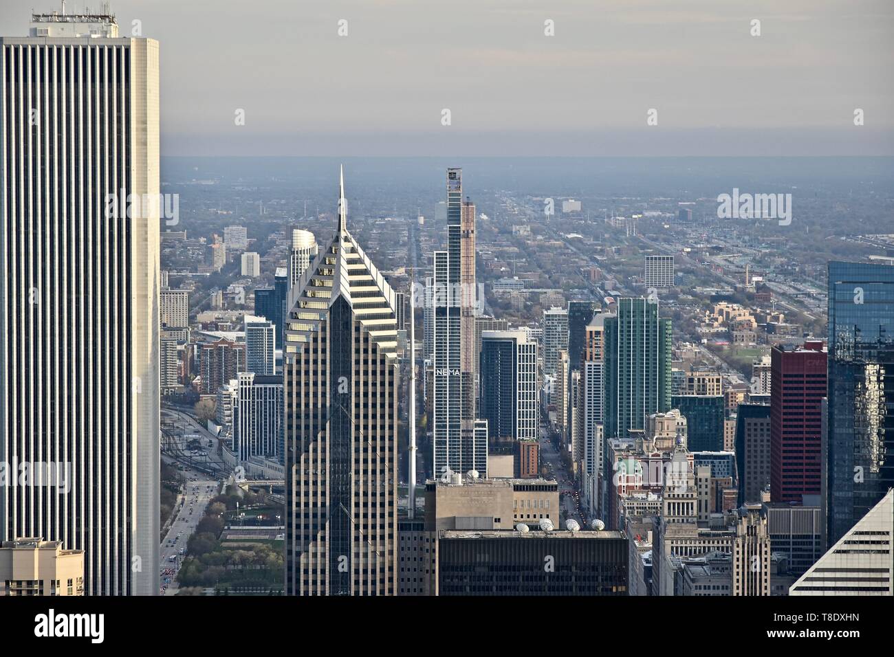 View of the Chicago skyline seen from the 360 Chicago observation deck ...