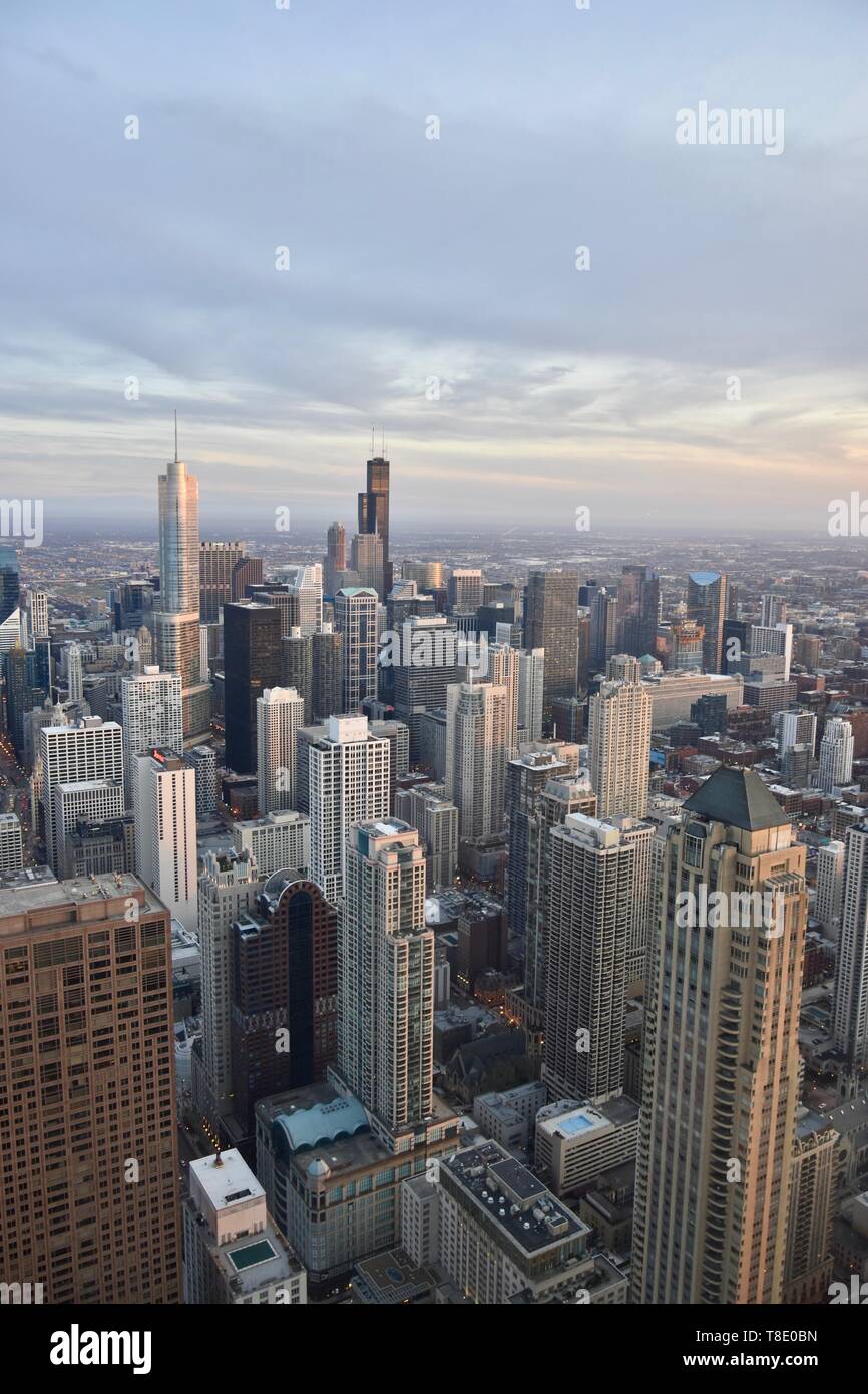 View of the Chicago skyline seen from the 360 Chicago observation deck ...