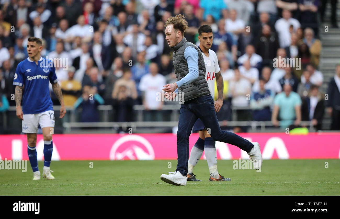 Tottenham hotspur stadium pitch hi-res stock photography and images - Alamy