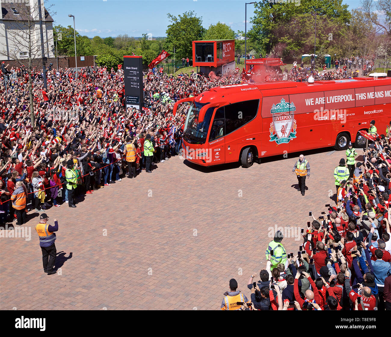 Liverpool team bus hi-res stock photography and images - Alamy