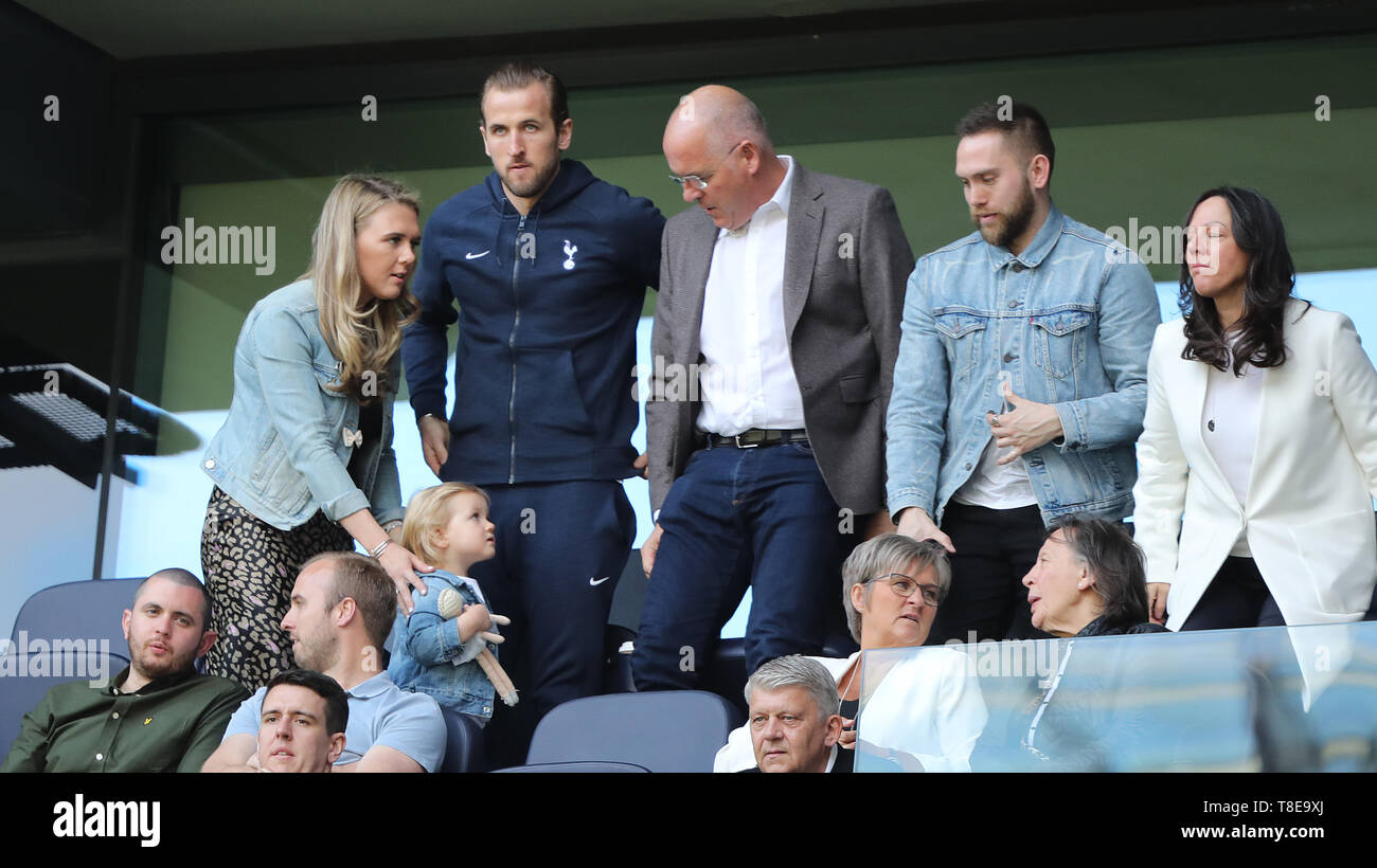 London, UK. 12th May, 2019. Harry Kane (TH) watches the game from the ...