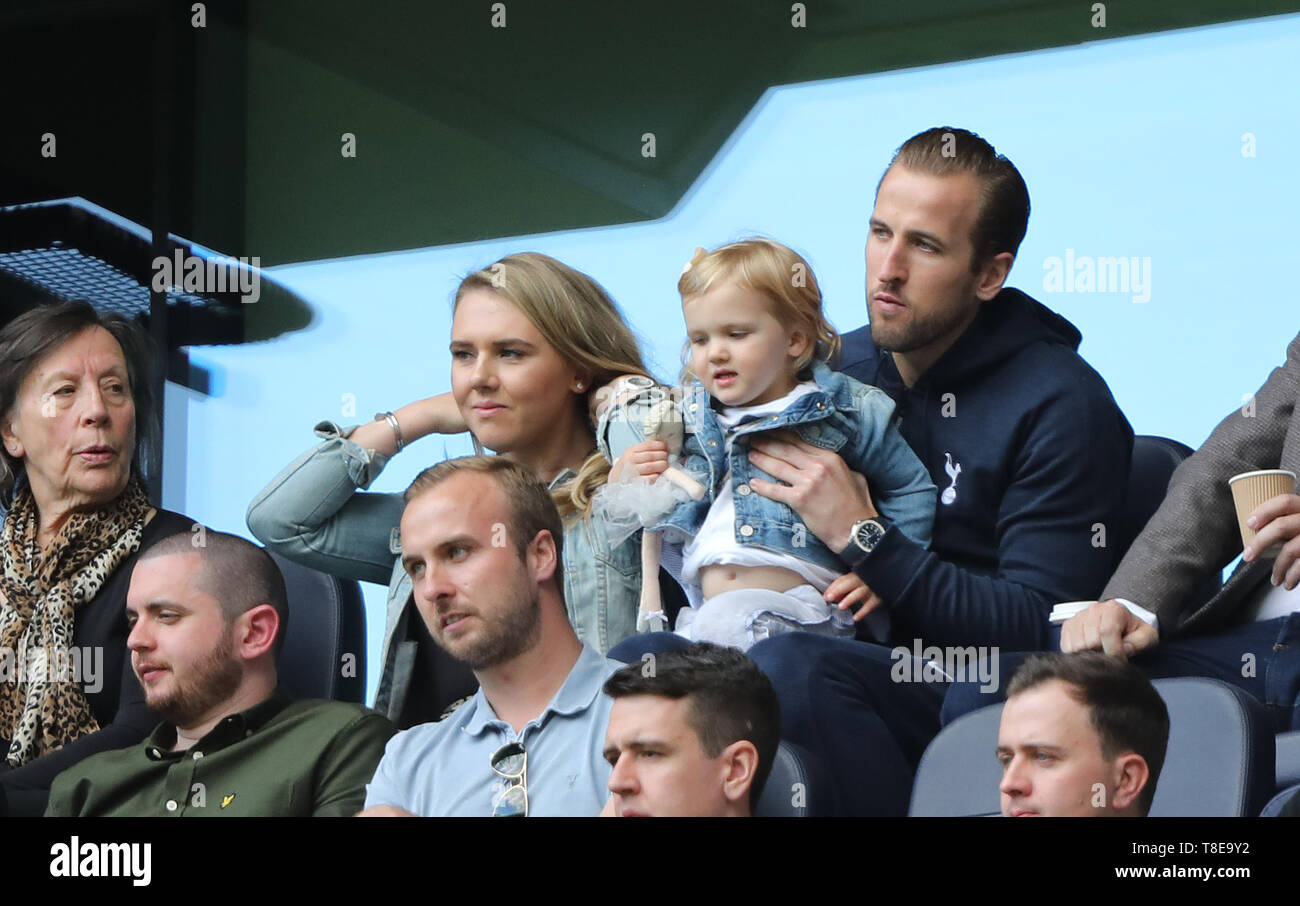 London, UK. 12th May, 2019. Harry Kane (TH) watches the game from the ...