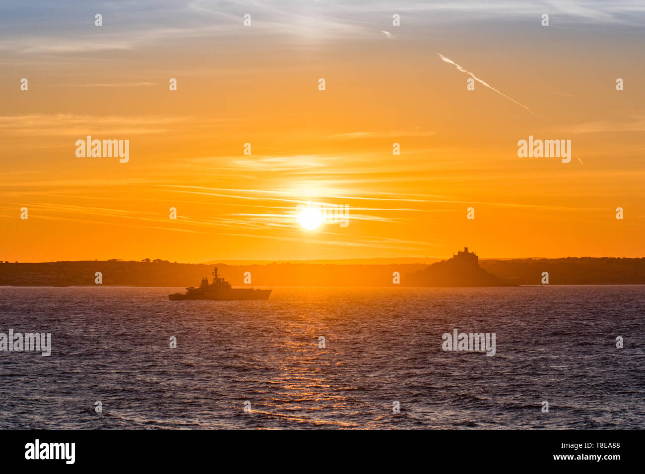 Hms glorious crew hi-res stock photography and images - Alamy