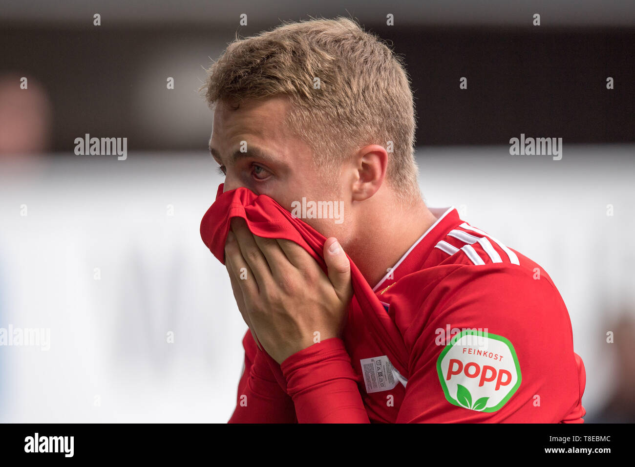 Footballer crying hi-res stock photography and images - Alamy