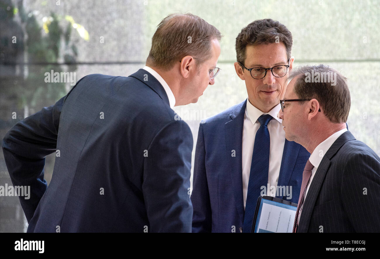 Stuttgart, Germany. 13th May, 2019. Jörg Stratmann (l-r), Managing ...