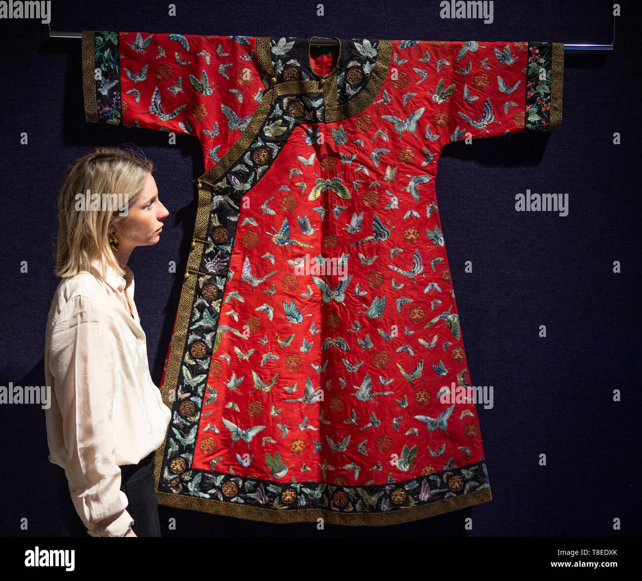Chinese silk robe hi-res stock photography and images - Alamy