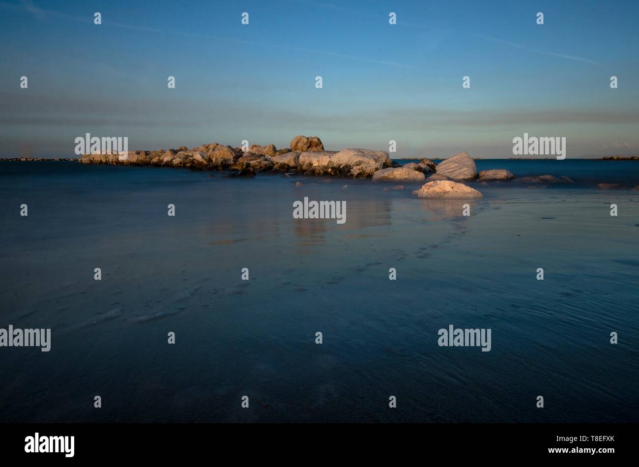 Rock emerging from sea hi-res stock photography and images - Alamy