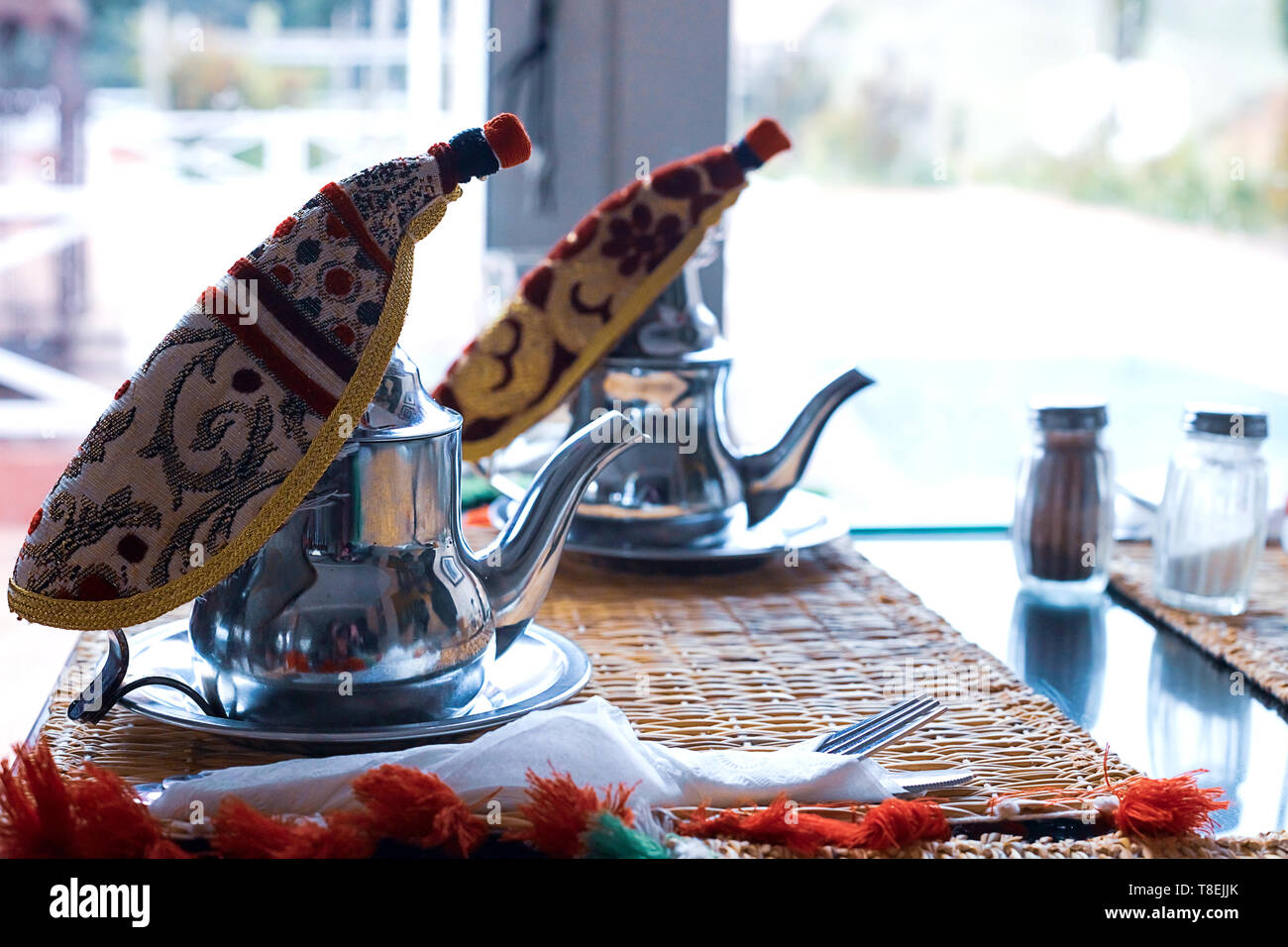 Moroccan tea kettle hi-res stock photography and images - Alamy
