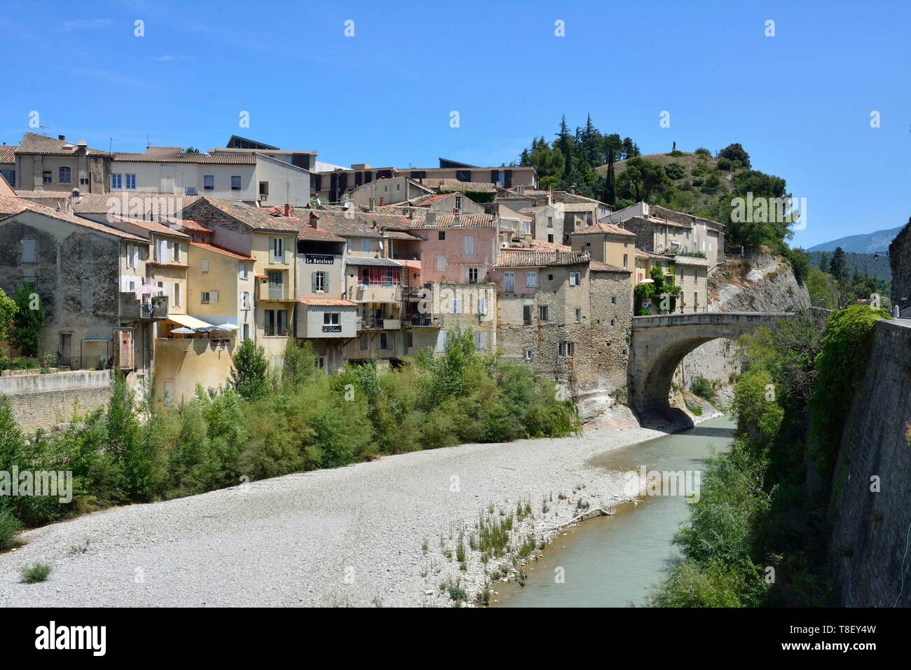 France, Vaucluse, Vaison la Romaine, the Roman bridge Stock Photo - Alamy
