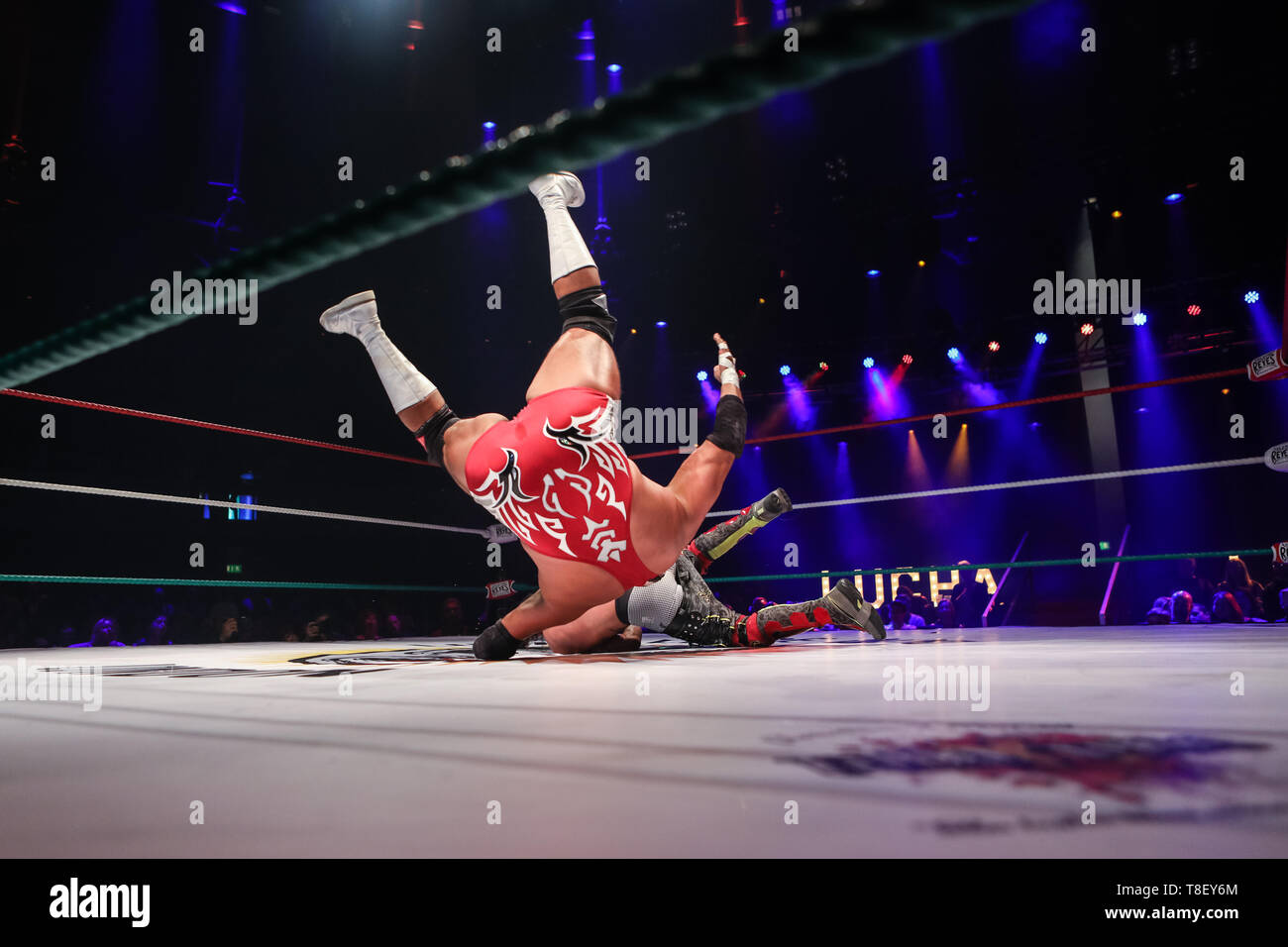 Lucha final hi-res stock photography and images - Alamy