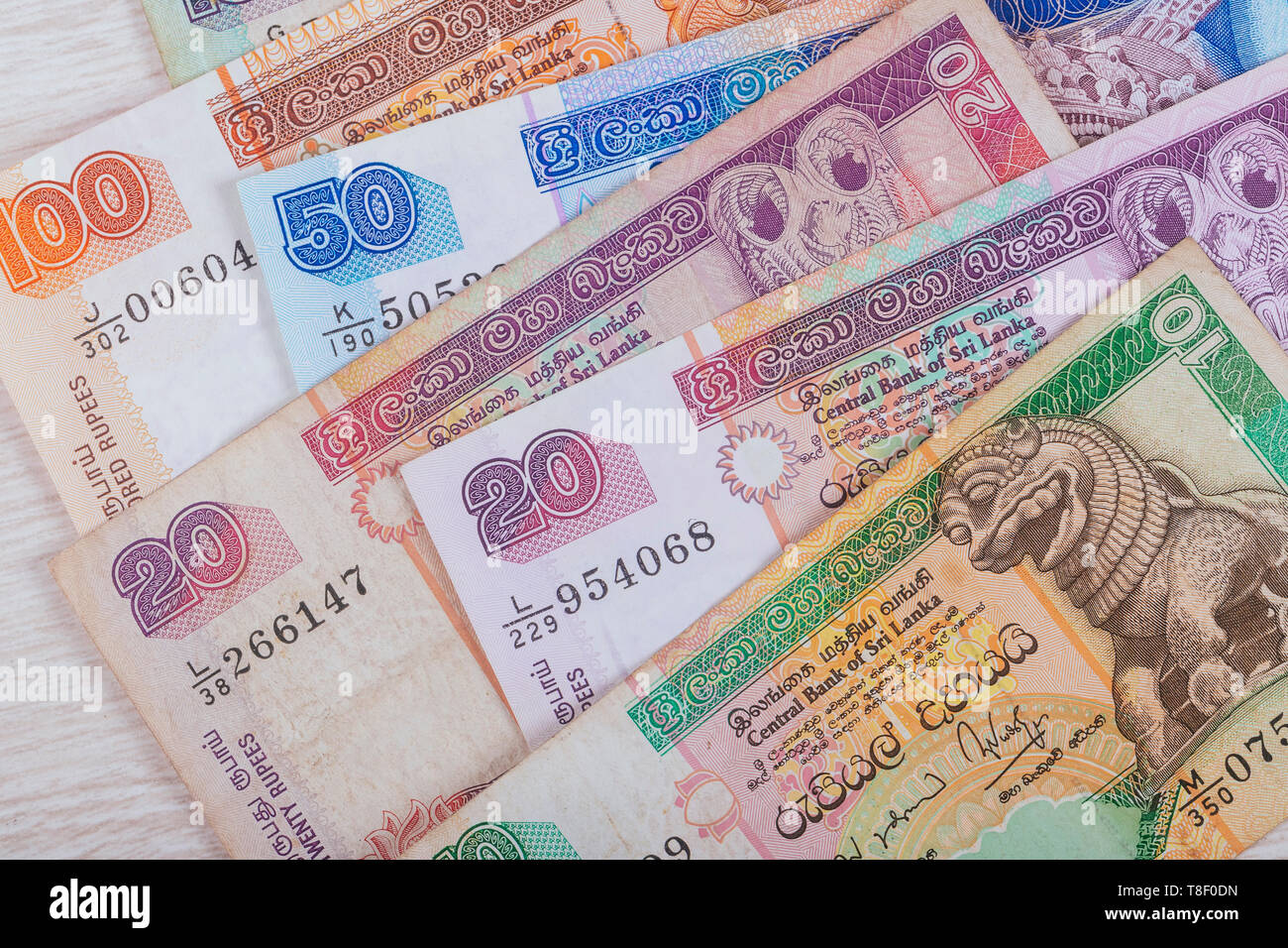 20 rupee note hi-res stock photography and images - Alamy