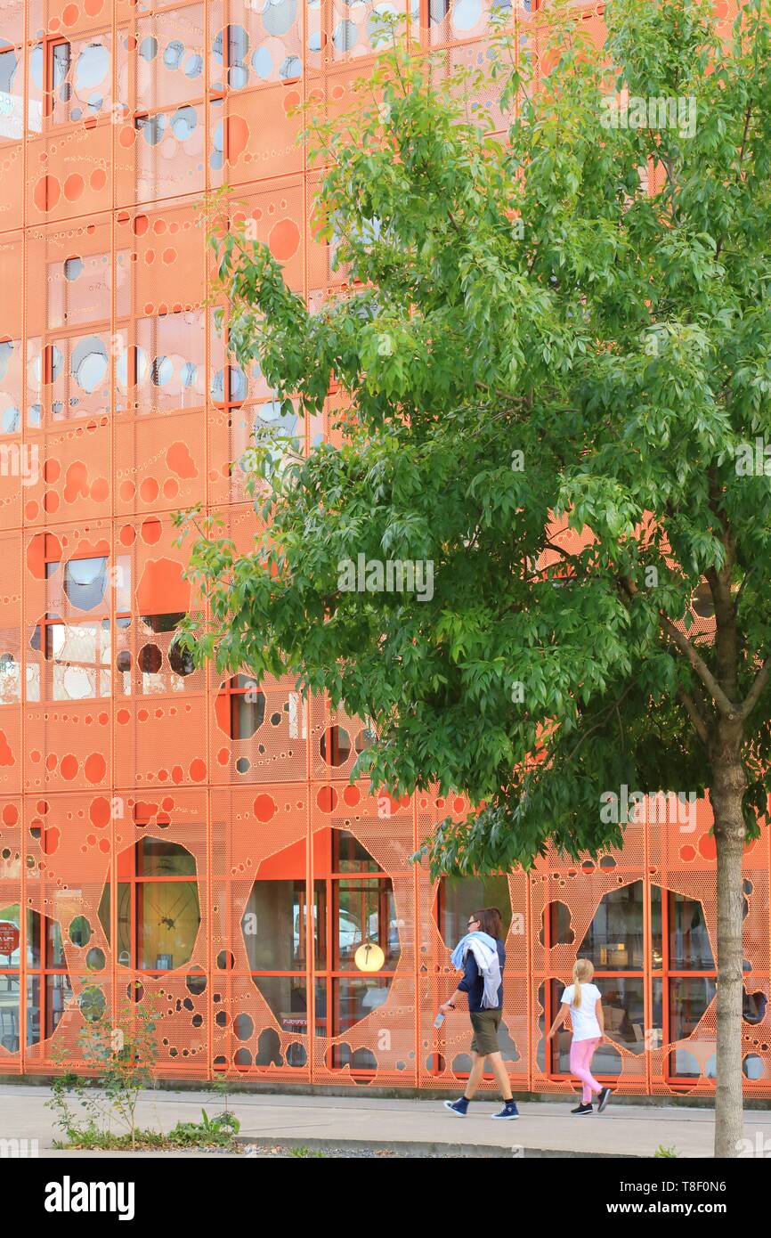 Orange cube building designed hi-res stock photography and images - Alamy