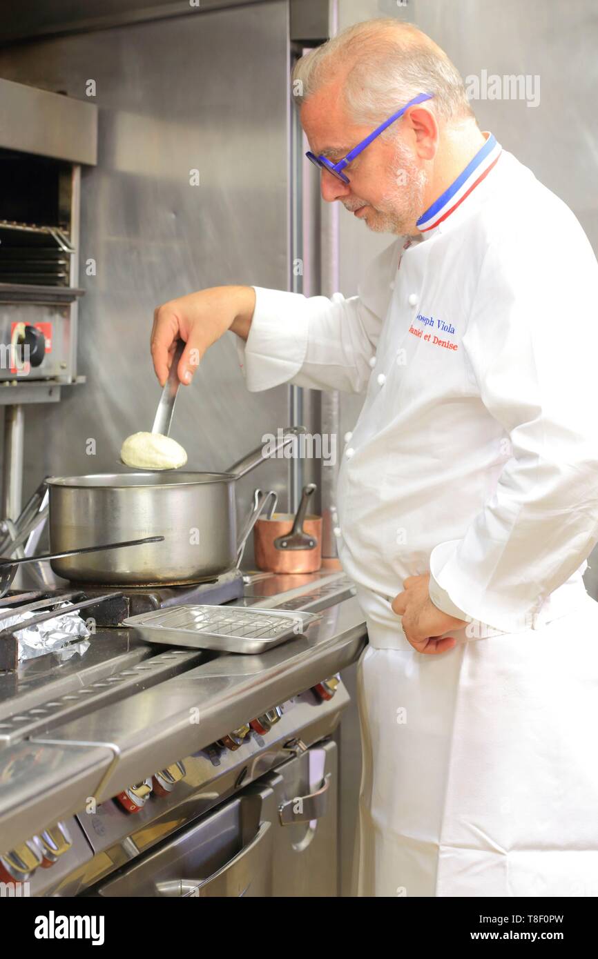 France, Rhone, Lyon, Rue de Crequi, Lyonnais cap Daniel & Denise ...