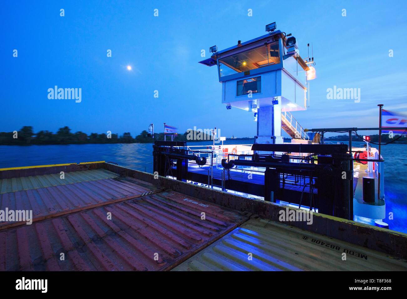 Container port night hi-res stock photography and images - Alamy