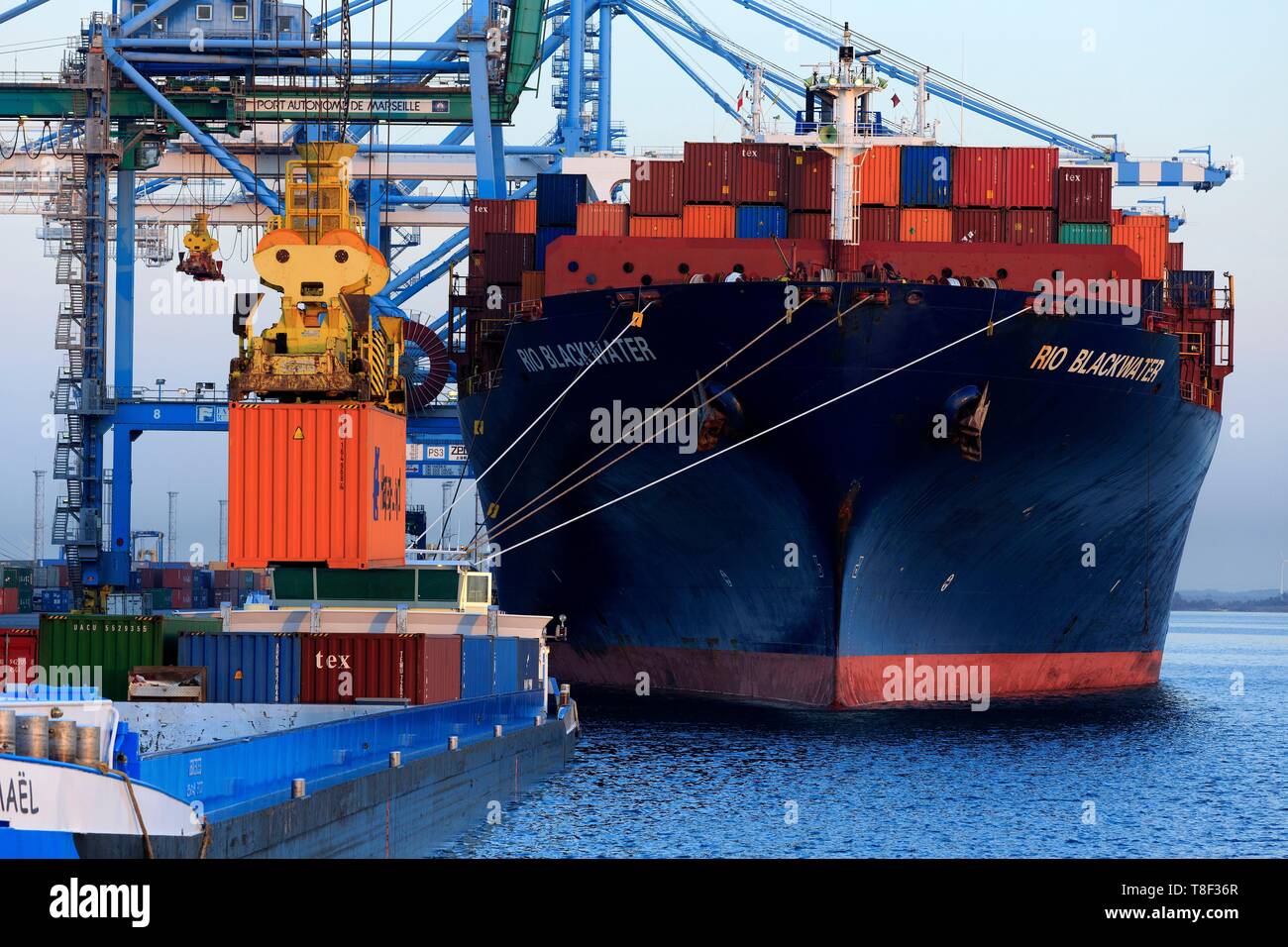 Container dock europe france hi-res stock photography and images - Alamy