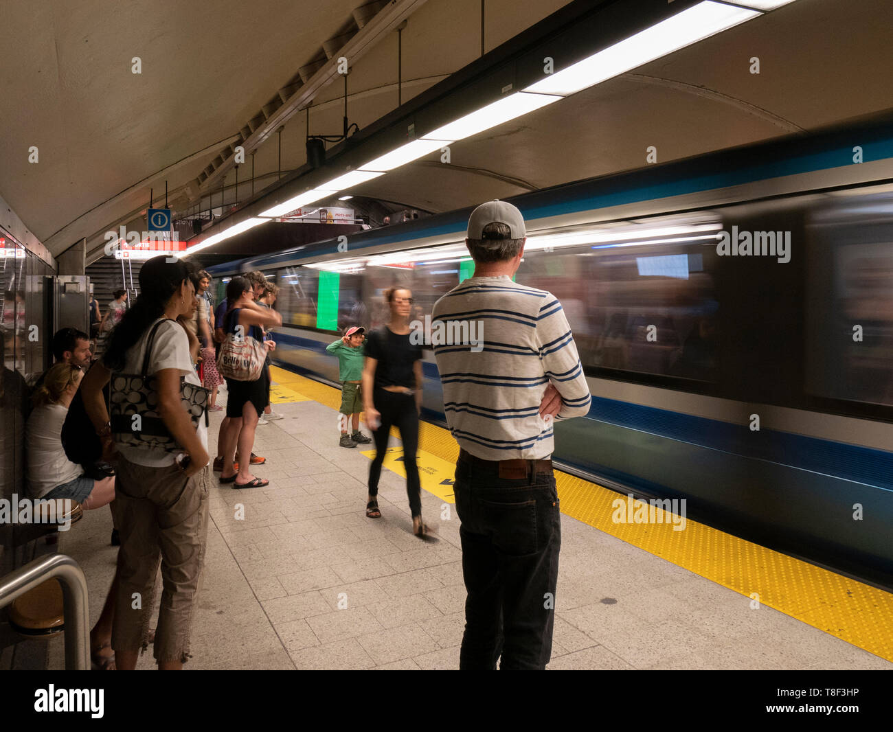 Transportation in Montréal, the largest city in Canada's Québec ...