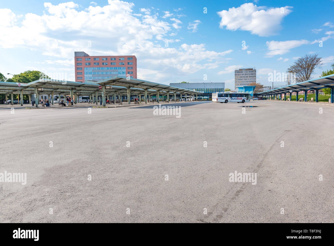 Bus station platforms hi-res stock photography and images - Alamy
