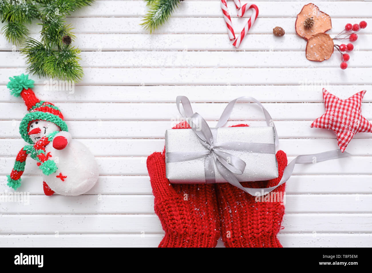Mittens on hands handmade hi-res stock photography and images - Alamy