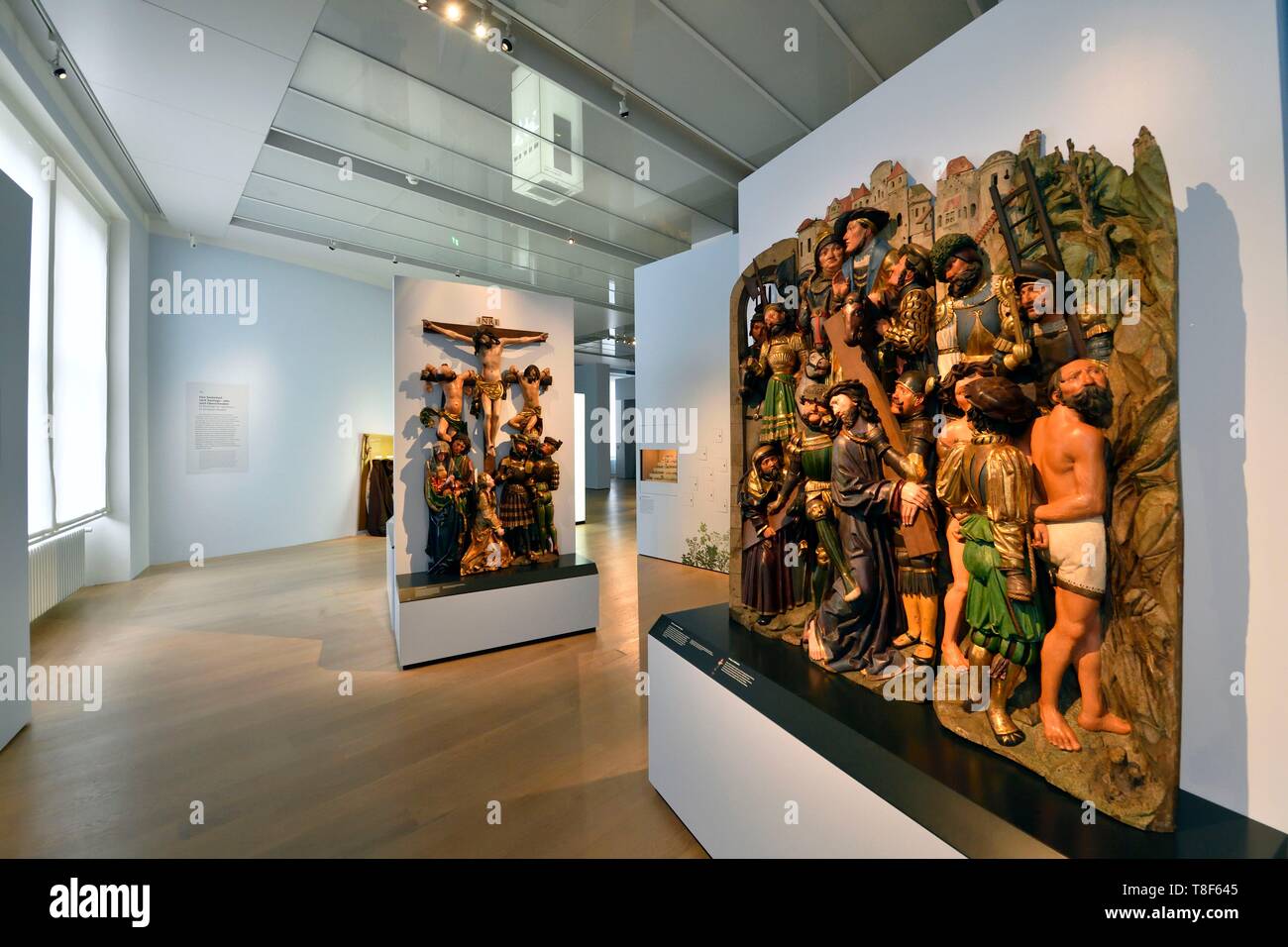 Christ bearing his cross painting hi-res stock photography and images - Alamy