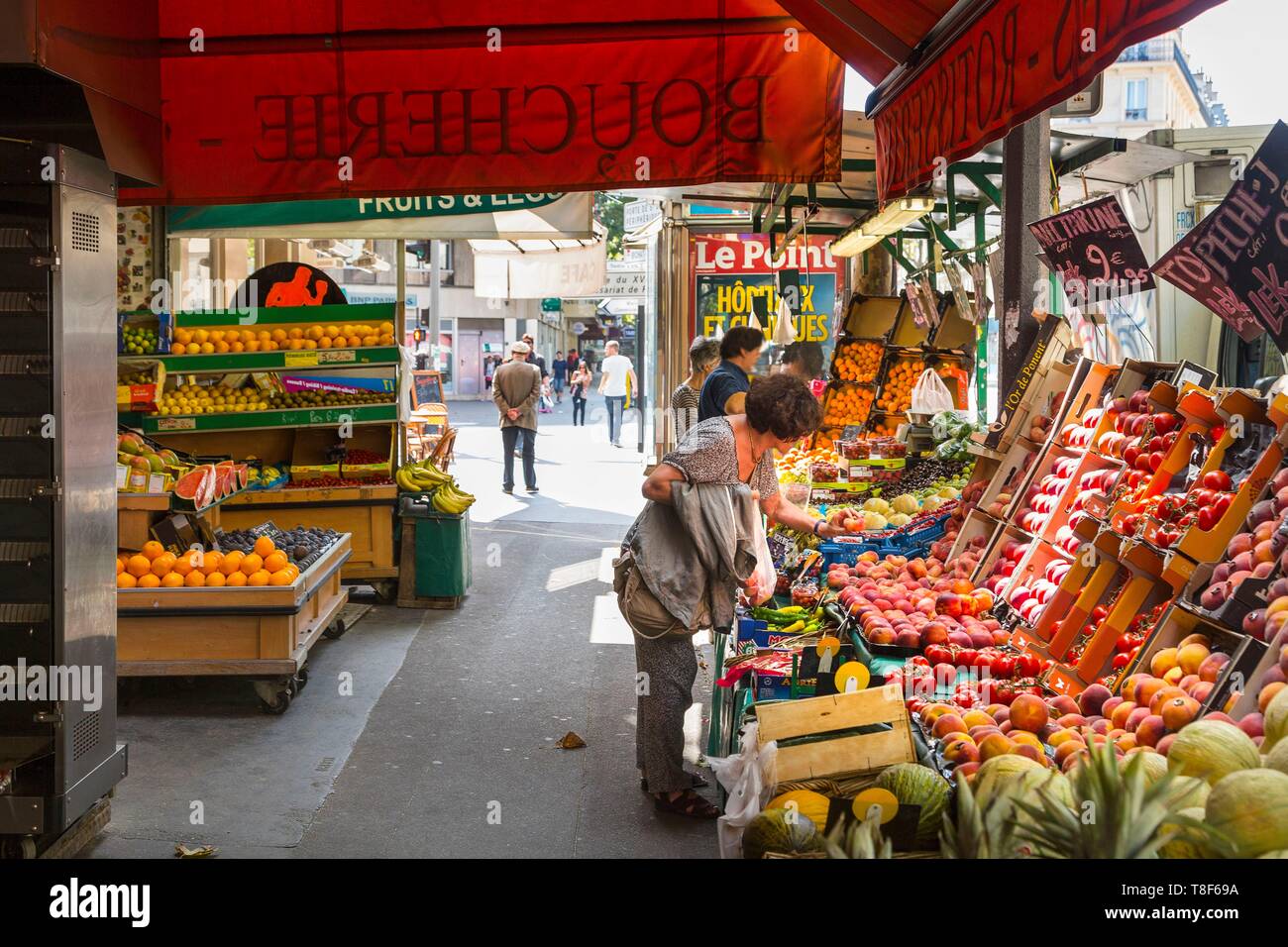 Fruit vegetable shop france hi-res stock photography and images - Alamy