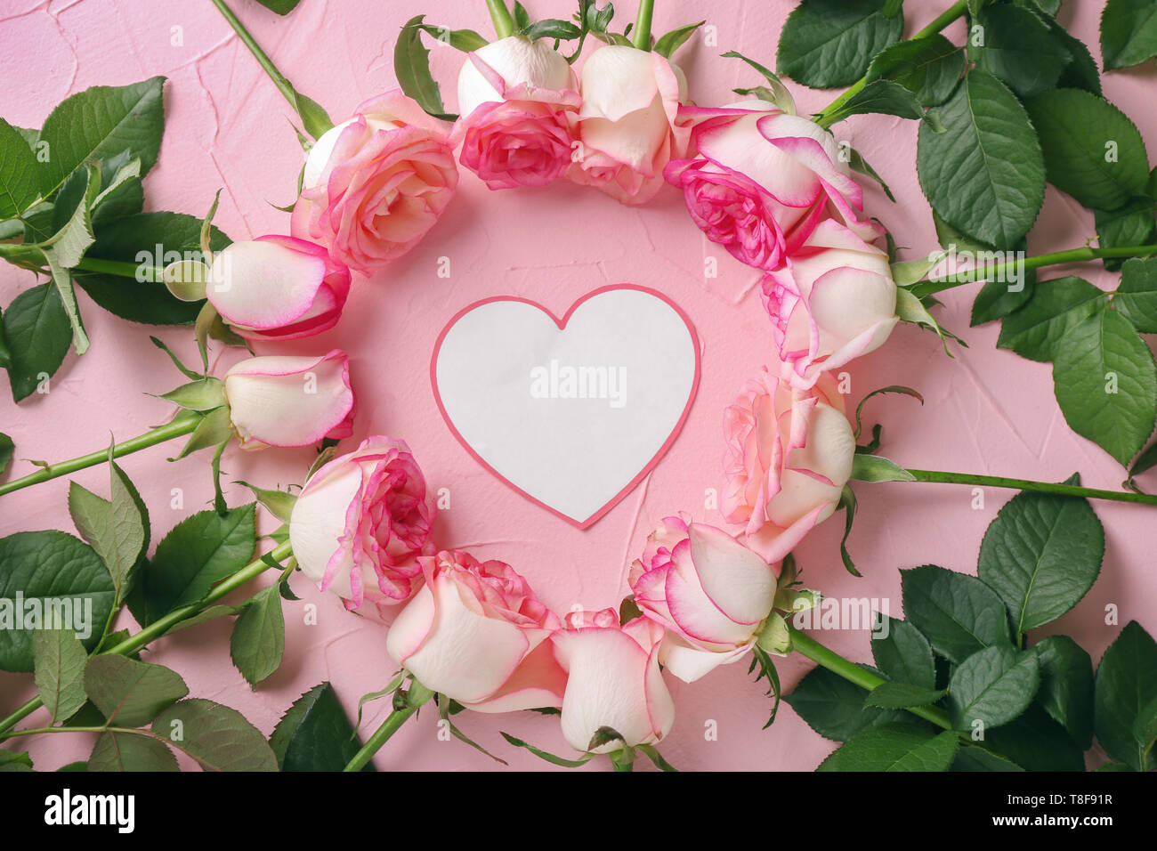 Hearts With Roses To Color