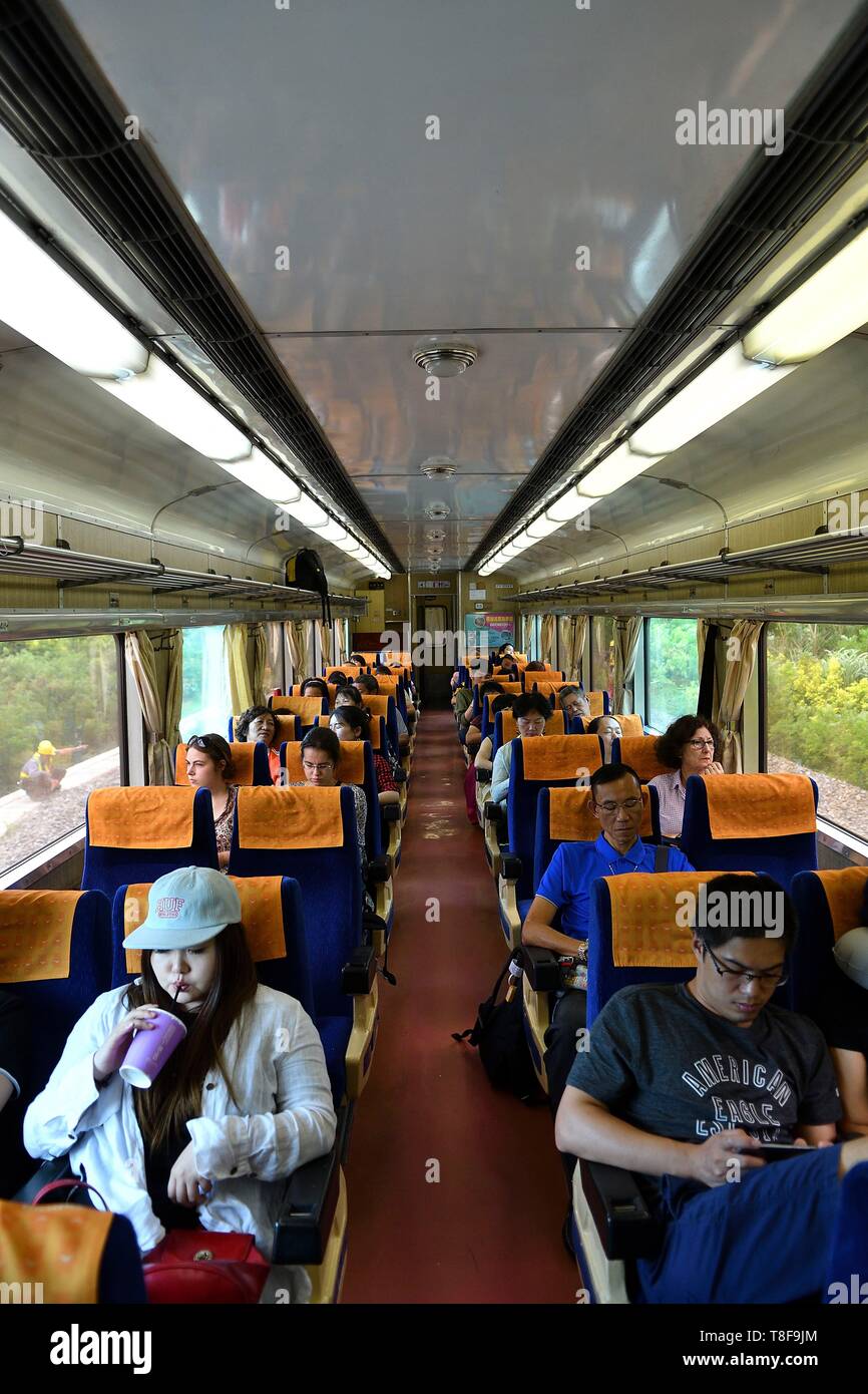 Taroko train hi-res stock photography and images - Alamy