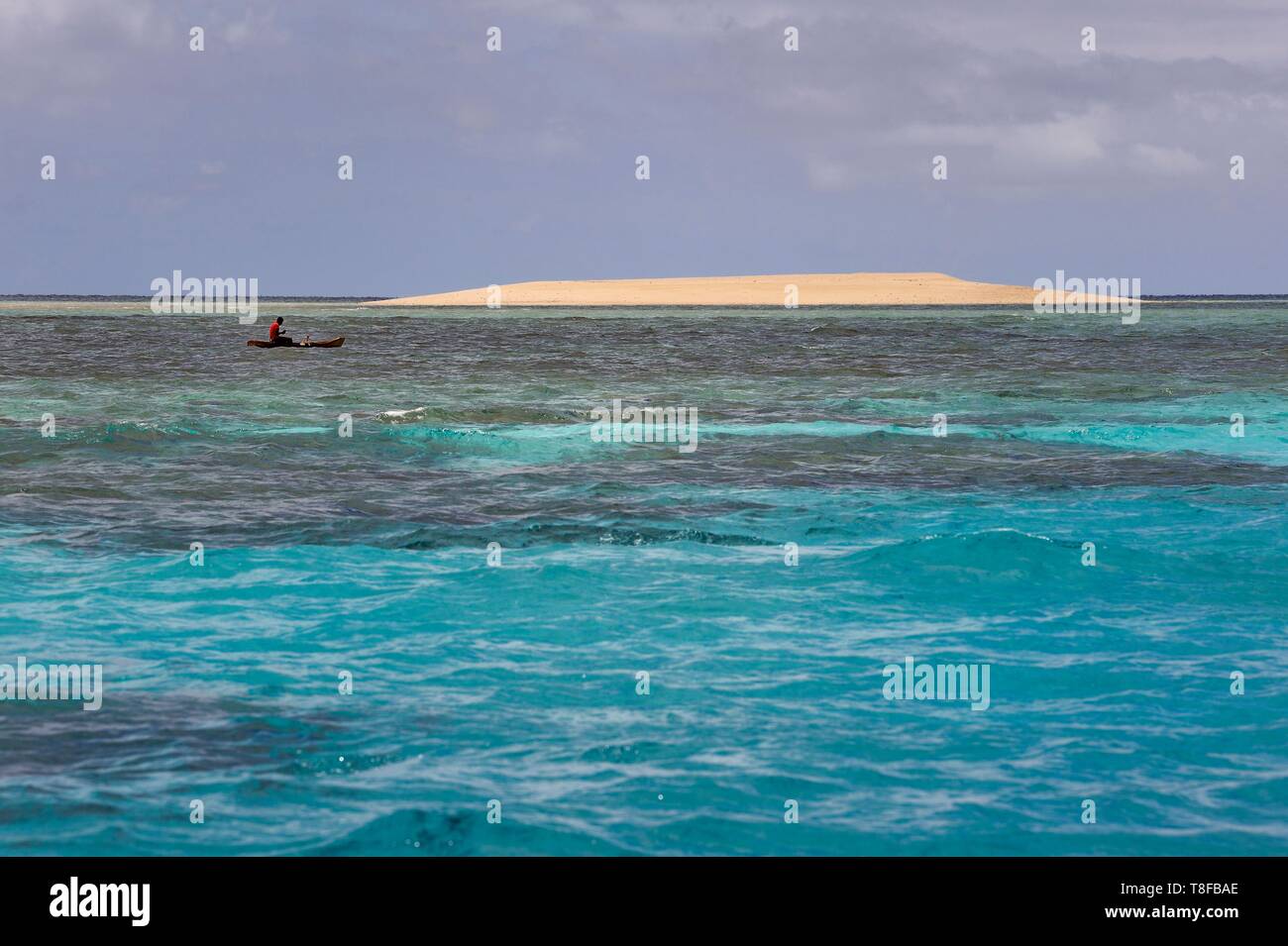 Man fishing in canoe hi-res stock photography and images - Alamy